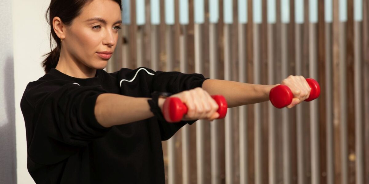 Trening z hantlami dla początkujących – kompletny przewodnik